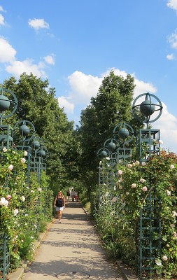 Promenade Plantee – Urban Blueprint for the 21st Century. - The Garden ...